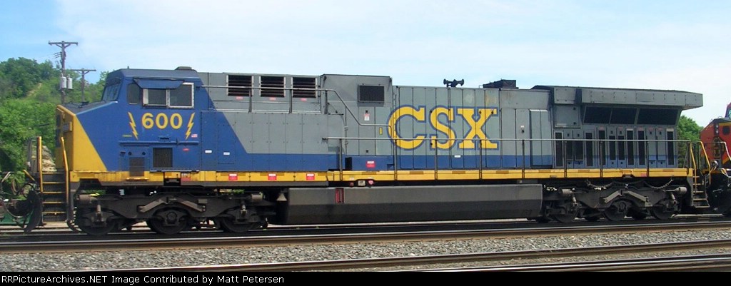 CSX 600